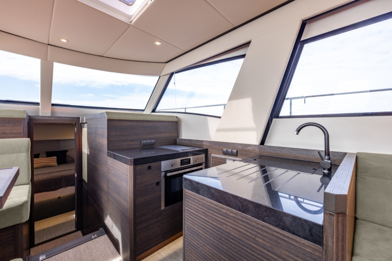 Meet.. The Boarncruiser 44 Elegance AC | Boarnstream Yachting